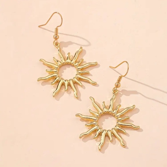 Jewelry | New Sunburst Dangle Earrings Summer Sun In Gold Color ...